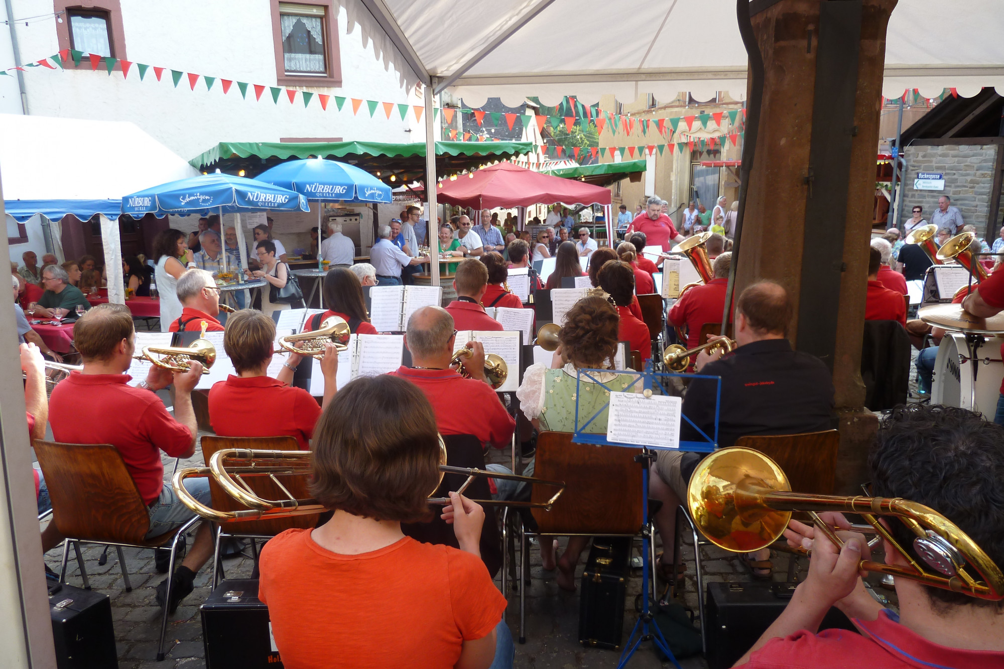 Wein- und Straßenfest – Maring-Noviand
